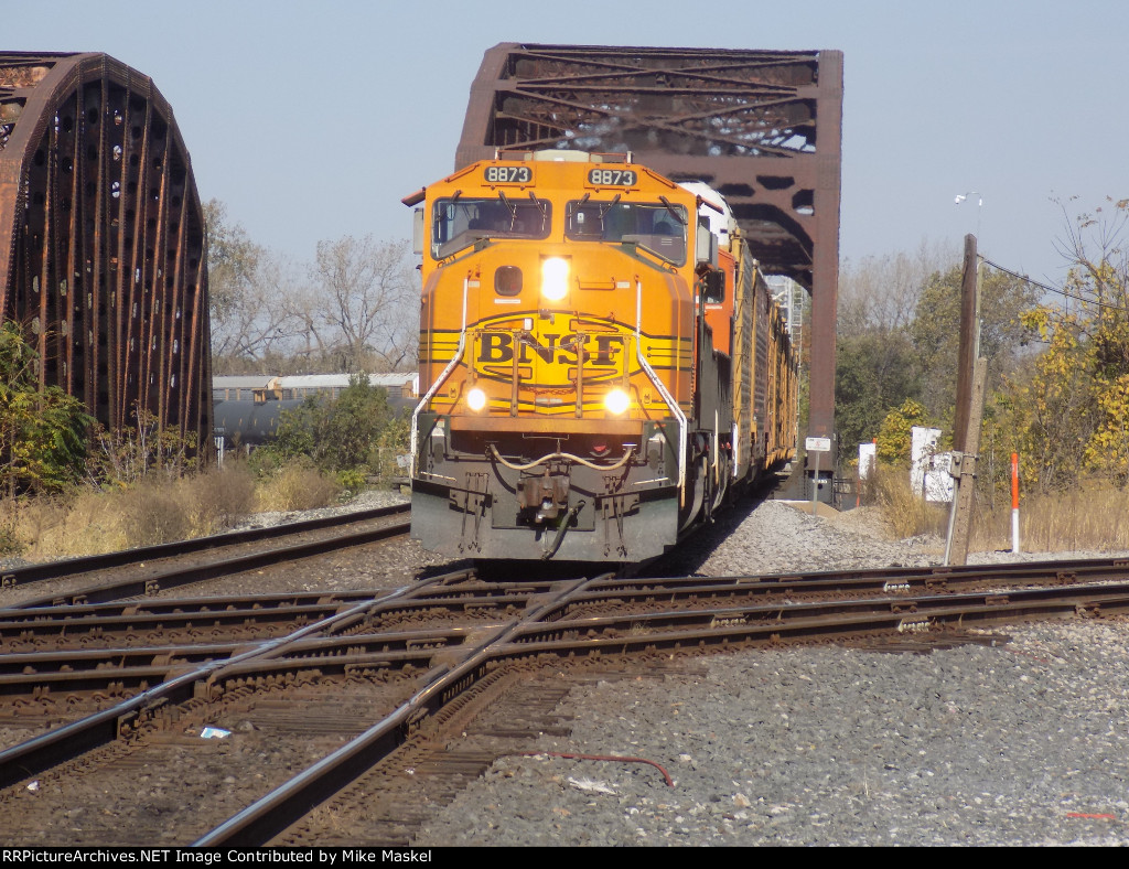 BNSF 8873